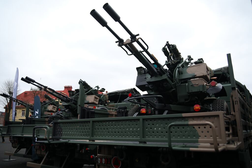 Backpack jammer prototyped by CACI’s Mastodon passes early Army test
